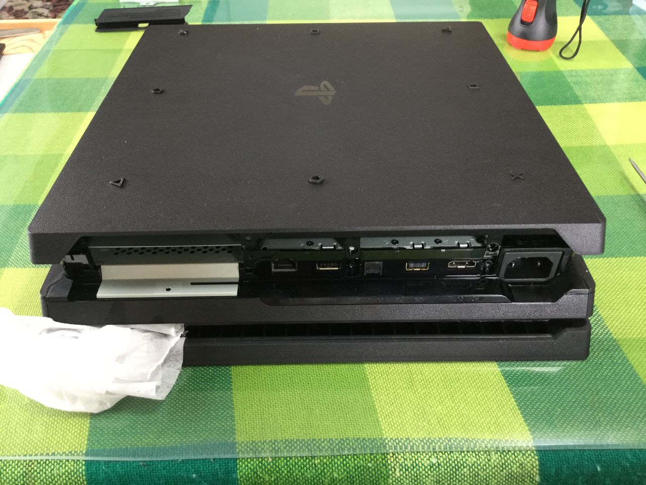 PS4Pro分解・清掃・光学ドライブ交換徹底解説！ | よいかい